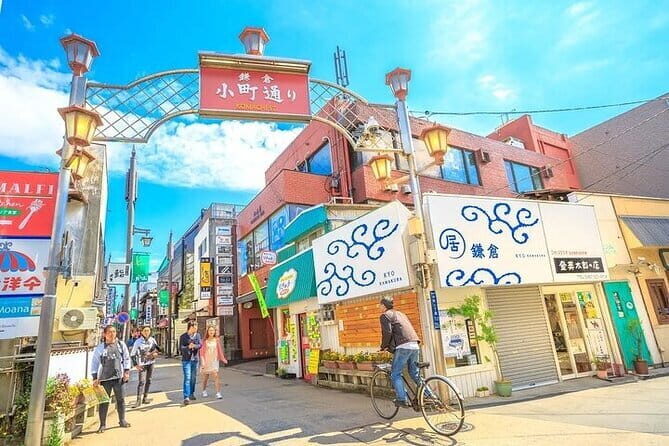 One day private tour to Kamakura Kotoku-in Temple and Enoshima - An In-Depth Look at the Kamakura & Enoshima Day