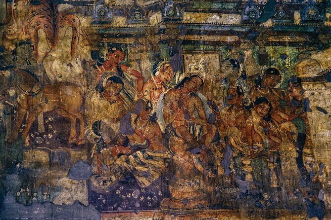 One Day, Three Wonders : Ajanta, Ellora and Mini Taj Mahal. - Key Points
