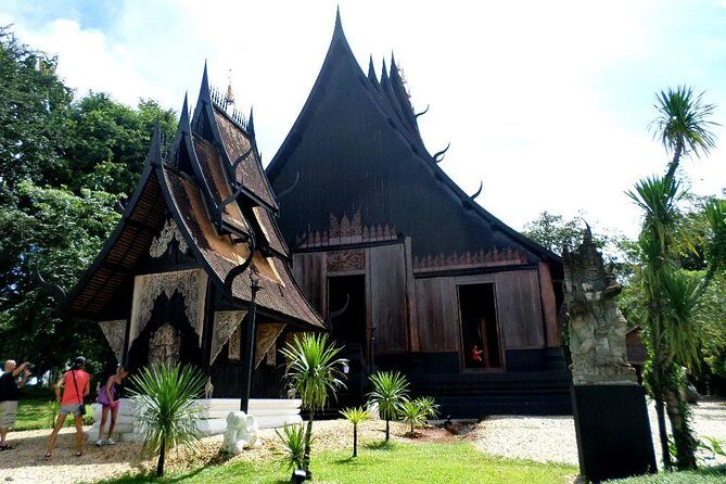 One Day Tour Chiang Rai(White Temple , Blue Temple, Black House) Private Tour - FAQs