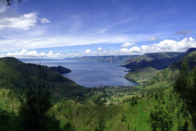 One day tour to explore brastagi High land & lake Toba departure from Medan - Key Points
