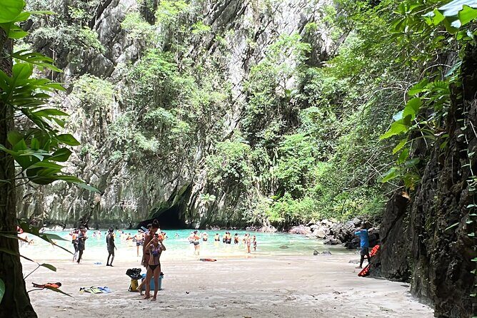 One-Day Trang 4 Islands Snorkeling Tour by Speedboat - Deep Dive into the Experience