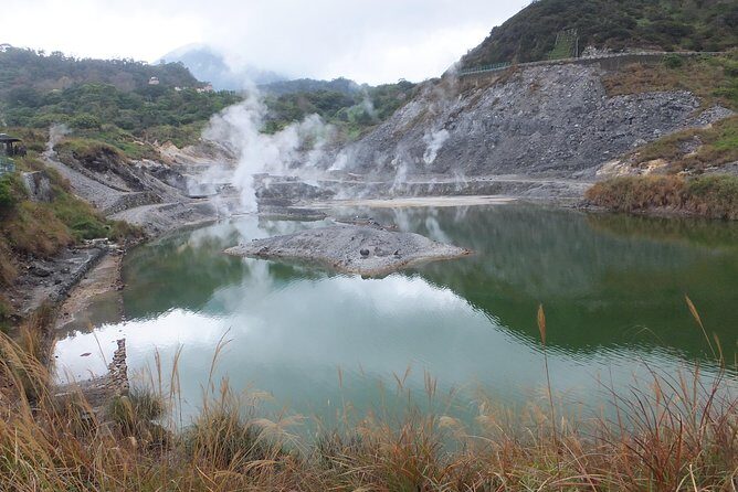 One-day Yangmingshan NP Beitou Hot Spring Park and Tamsui Tour Package - Soaking in Beitous Hot Springs