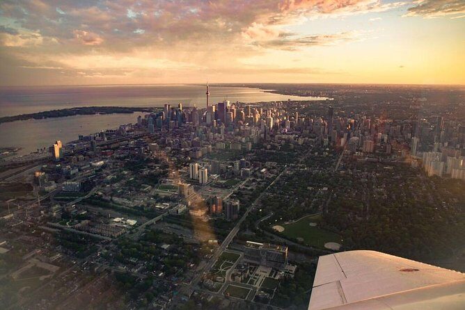 One hour Aerial Tour of Toronto and Niagara Falls with iflyTOTO - Who Should Consider This Tour?