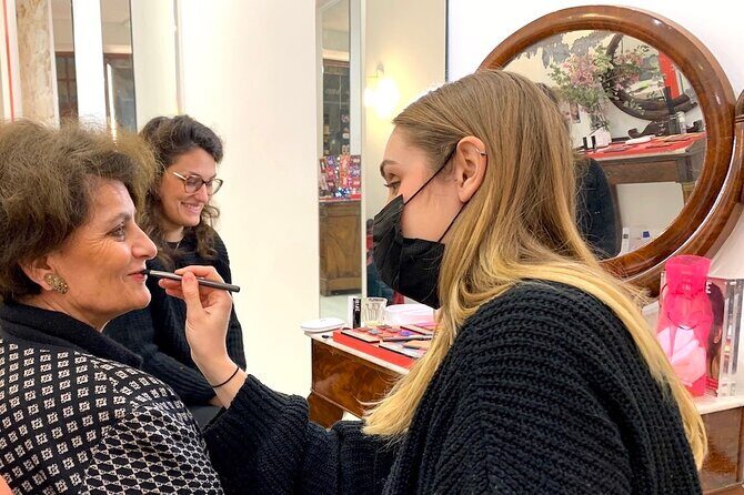 One-hour Private Makeup Class with a Pro Makeup Artist - Introduction: What’s in Store?