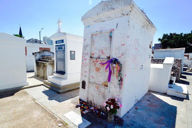 One Hour Saint Louis Cemetery Number One Walking Tour - An In-Depth Look at the Tour Experience