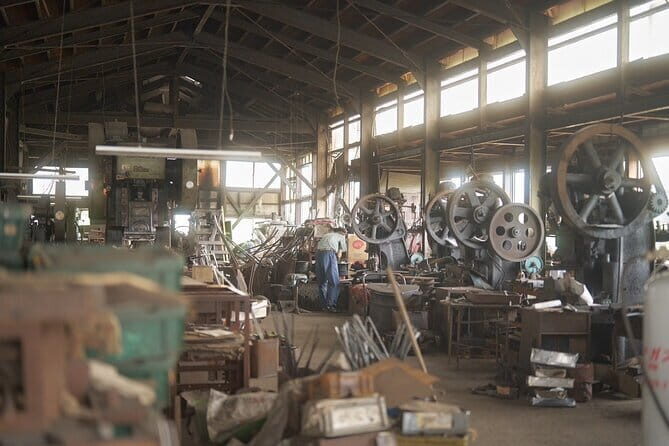 One-of-a-kind frying pan crafting tour - An in-depth look at the tour experience