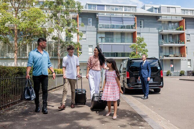 One Way Luxury Transfer to Gold Coast Theme Parks - The Experience: What You’re Likely to Encounter