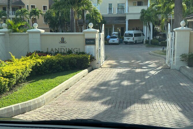 One way Private Airport Transfer - Who Should Book This Transfer?