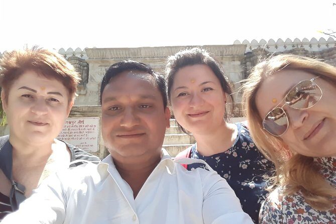 One-Way Transfers assistance Agra to Jaipur Drop with stops - Key Points
