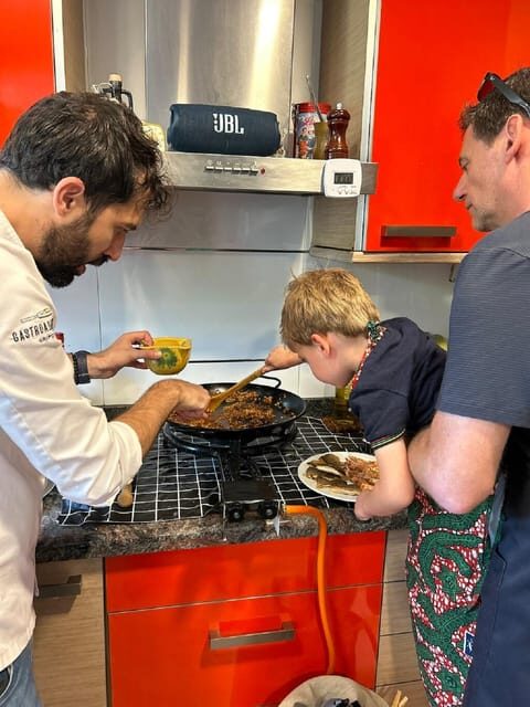 OnlyForYou, Paella Session at a Michelin-trained Chefs Home - Practical Tips for Participants