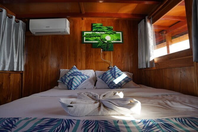 Open Sailing Trip Labuan Bajo, Using Singkolo Pinishi Boat - Detailed Breakdown of the Itinerary