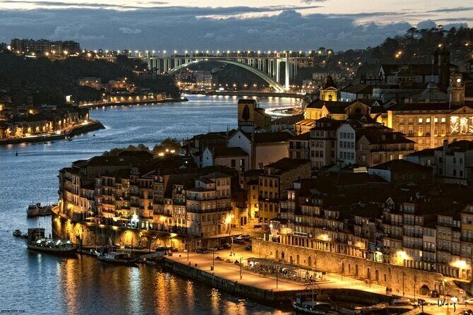 Oporto Airport: Private Arrival Transfer to Porto city hotels - The Experience: What to Expect