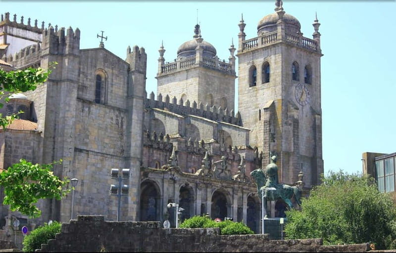 Oporto: The #1 Tour in Oporto, up to 19 people - FAQ