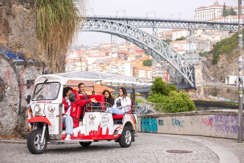 Oporto Tuk Tuk Tour: Among bridges and mysteries - 1.30h - What Our Reviewers Say