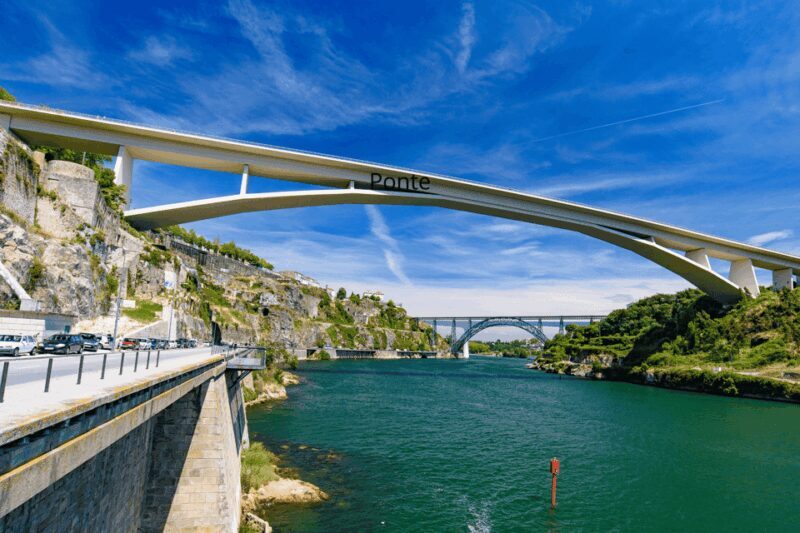 Oporto Tuk Tuk Tour: Among bridges and mysteries - 1.30h - Beyond the Highlights: Why It’s Worth Considering