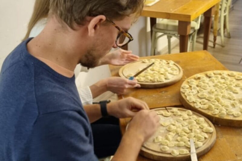 ORECCHIETTE CLASS WITH WINE TASTING & APERITIF - FAQs