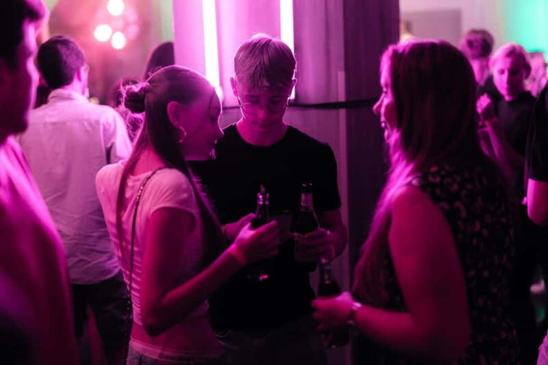 Original Hamburg Pub Crawl Sex & Crime St. Pauli Tour - Practical Tips & Considerations