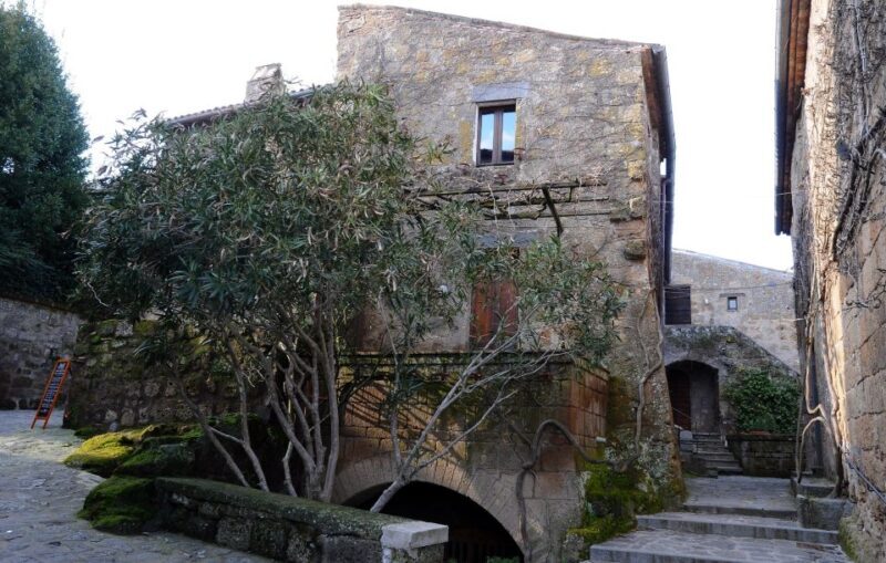 Orvieto & Civita di Bagnoregio Full-Day Tour from Rome - Discovering Civita di Bagnoregio
