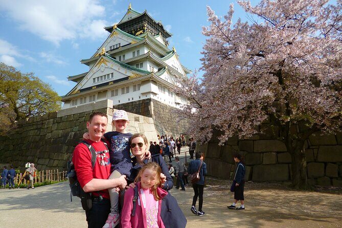 Osaka Castle and a visit to the longest shopping street in Japan - The Tour at a Glance