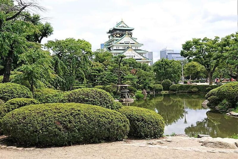 Osaka: Castle, Museum, and Cup Noodle Walking Tour - The Magnificence of Osaka Castle
