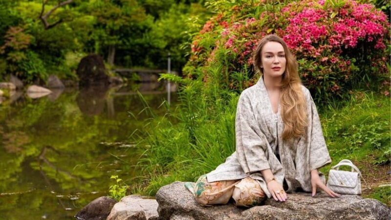 Osaka Castle Private Photoshoot  Iconic & Timeless! - Who Should Consider This Experience?