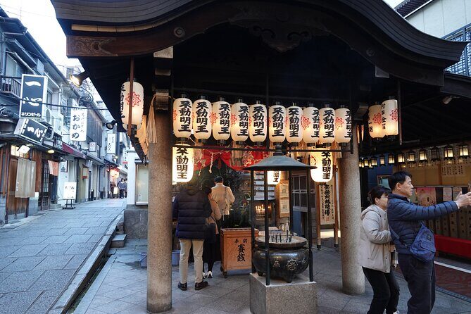 Osaka Customized Half-Day Tour with English-Speaking Guide - Detailed Breakdown of the Itinerary