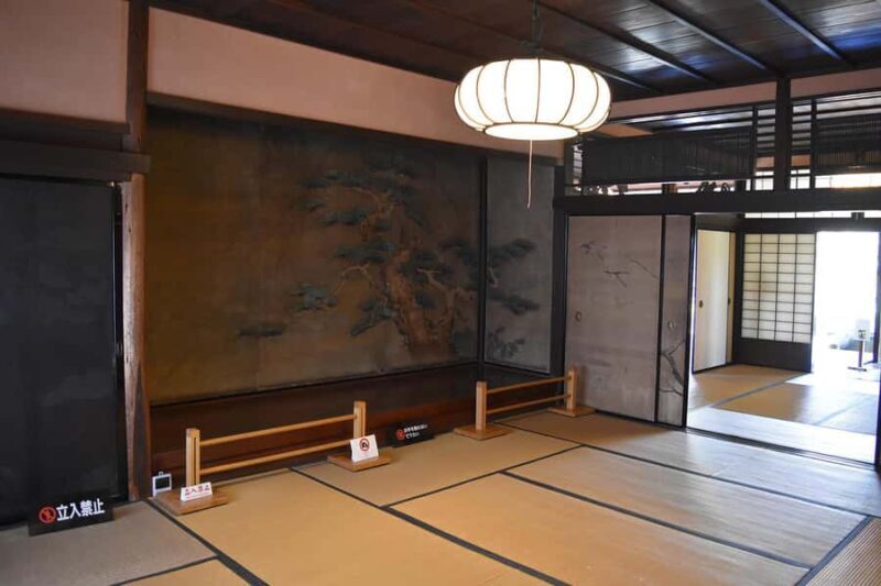 Osaka: Eifukuji Temple Tour with Red Seal Book Workshop - Who Should Consider This Tour?