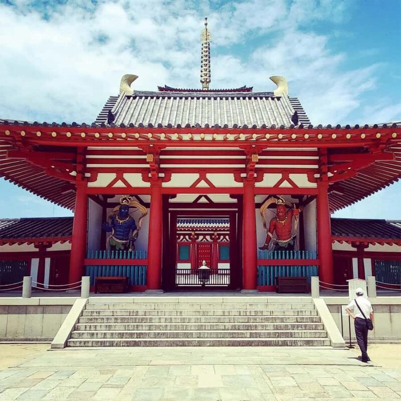 Osaka: Explore Castle, Temple & Shrine Guided Walking Tour - Exploring Osaka’s Historic Heart