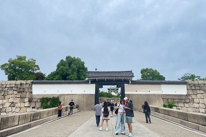 Osaka Full-Day Experience with Castle, Kushikastu and Temple - Authentic Experiences That Make This Tour Stand Out