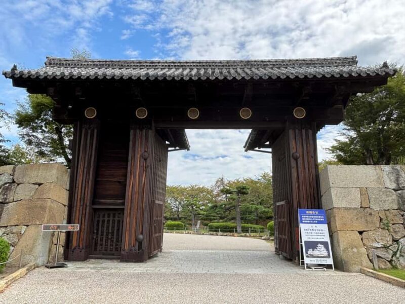 Osaka: Himeji Castle, Koko-en Garden & Kobe Nightscape Tour - Practical Considerations