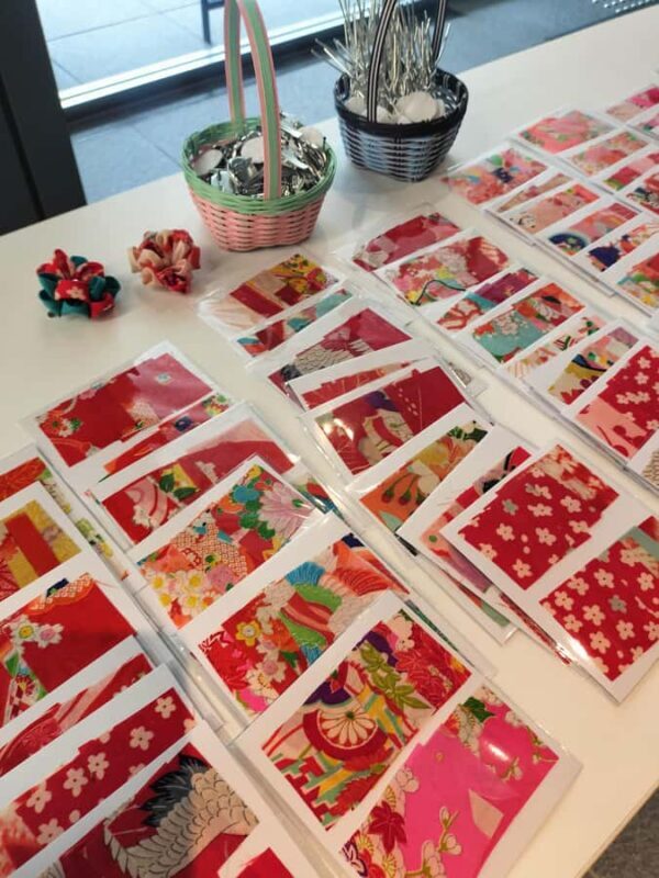 Osaka: Kimono and Tsumami-Zaiku Craft Experience - Key Points