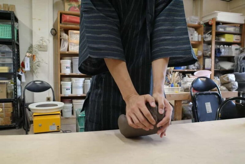 Osaka: Pottery Experience with Japanese Clothing - The Role of the Instructor and Atmosphere