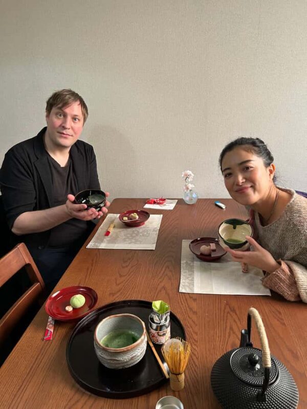 Osaka: Private Art and Meditate Class Activity Takarazuka - Personalizing a Fan with Kanji