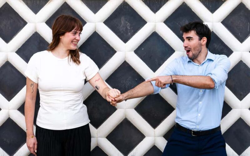 Osaka: Romantic Couple Photoshoot at Osaka Castle - An In-Depth Look at the Experience