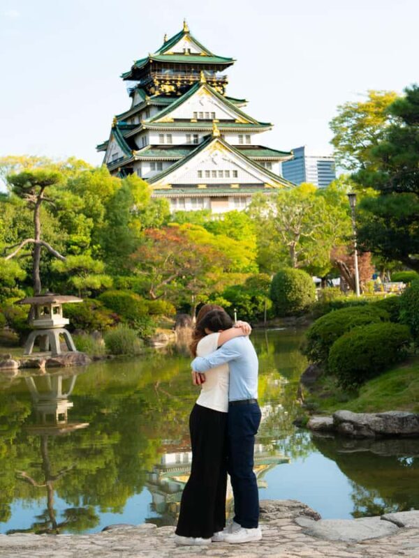 Osaka: Romantic Couple Photoshoot at Osaka Castle - The Experience for Different Couples