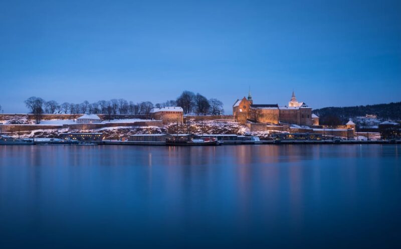 Oslo: 2-hour Christmas Private Walking Tour - Key Points
