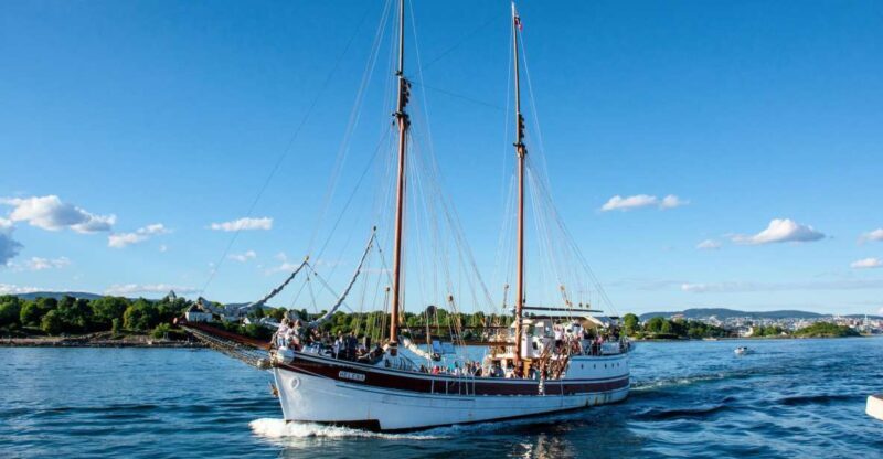 Oslo: Best of Oslo Walking Tour & Fjords Sightseeing Cruise - Oslo: Best of Oslo Walking Tour & Fjords Sightseeing Cruise
