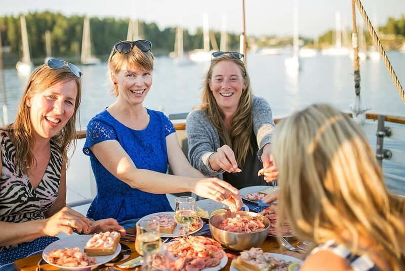 Oslo: fjord dinner cruise on sailing ship + seafood buffet - Frequently Asked Questions