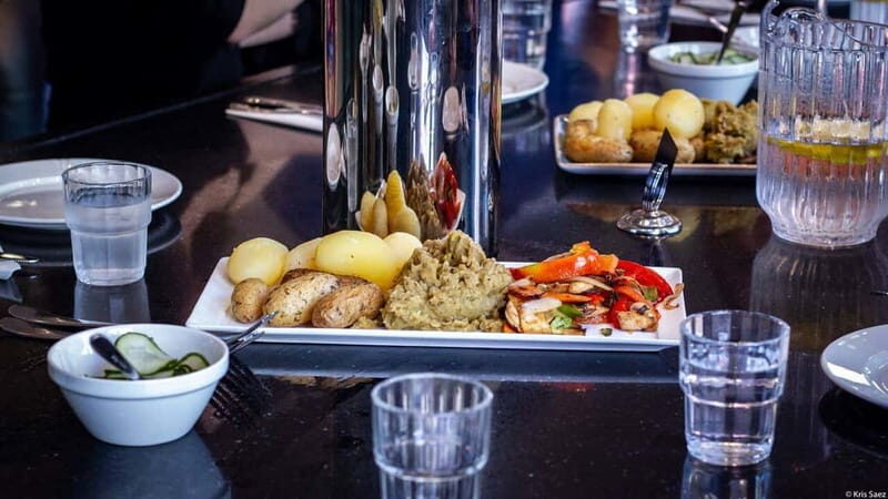 Oslo: Food Tasting and Walking Tour with a Local - Key Points