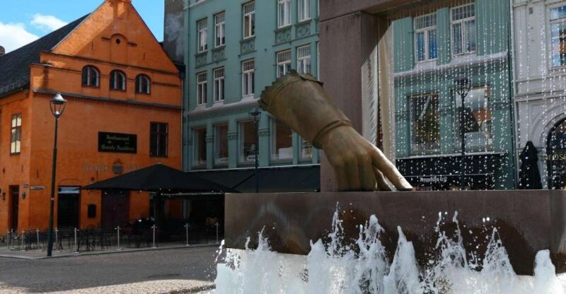 Oslo: In the Heart of Oslo Walking Tour - What to Bring