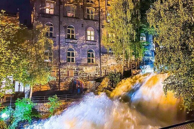 Oslo: Norwegian Food Tour & Hidden Gems City Walk - The Guide and Tour Experience