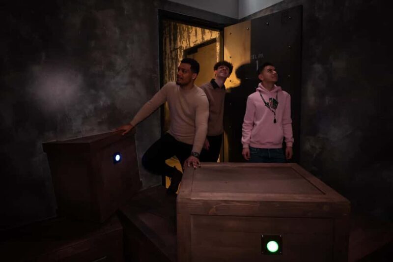 Oslo: Prison Island Adventure Escape Game - Key Points