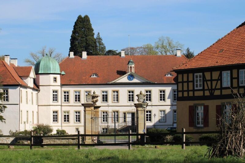 Osnabrück Private Guided Walking Tour - Key Points
