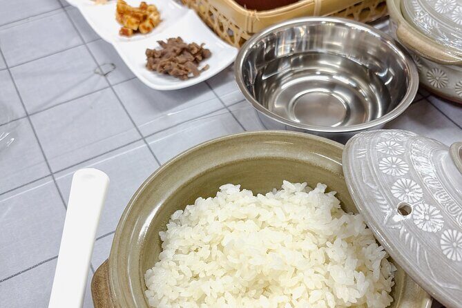 Otaru Merchant Spirit Onigiri Class with a Seafood Expert - A Deep Dive into the Experience