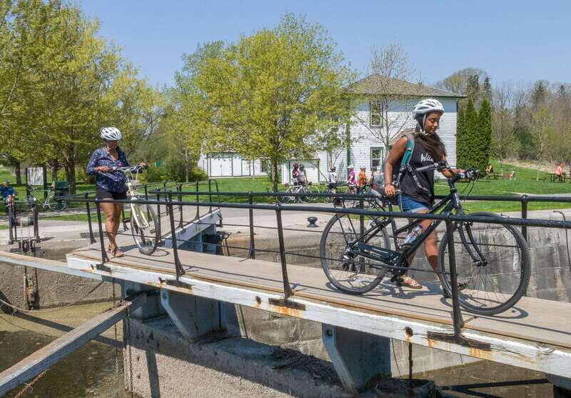 Ottawa: 4 or 8-Hour Bike Rental with Self-Guided Tour - Exploring Ottawa on Two Wheels