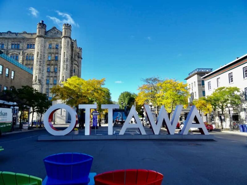 Ottawa: Guided Walking Tour in Japanese - Key Points