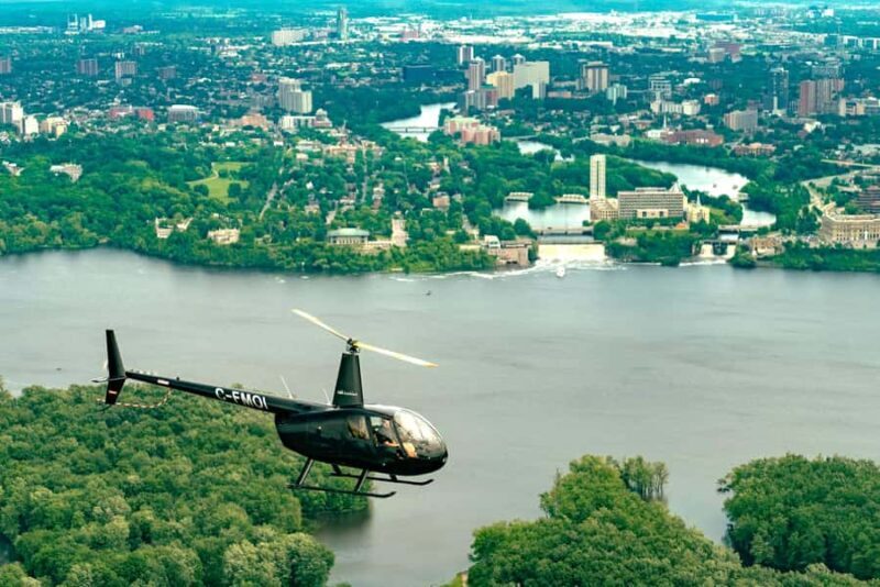 Ottawa Helicopter Tour: Fall Colors in Gatineau Park - An In-Depth Look at the Ottawa Helicopter Experience