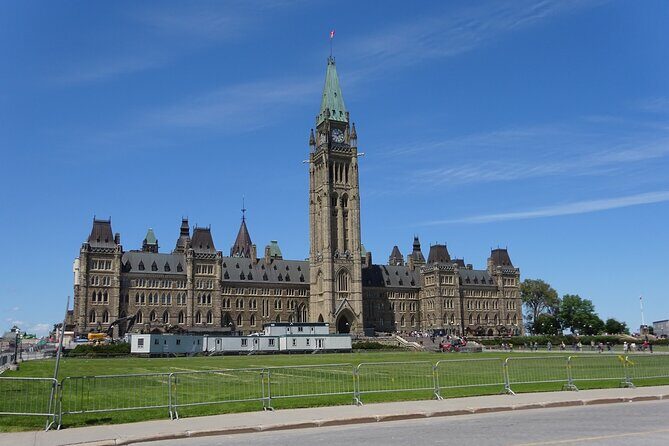 Ottawa Self Guided Walking Tour And Scavenger Hunt - Key Points