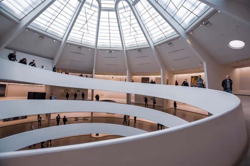 Outdoor guided visit and access to Guggenheim Museum (ES) - Frequently Asked Questions