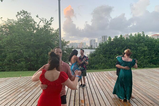 Outdoor Salsa Class Experience in San Juan - Key Points
